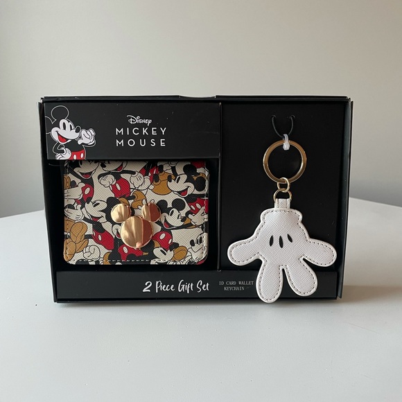Disney | Bags | Nwt Disney 2piece Gift Set Mickey Mouse Id Card Wallet ...